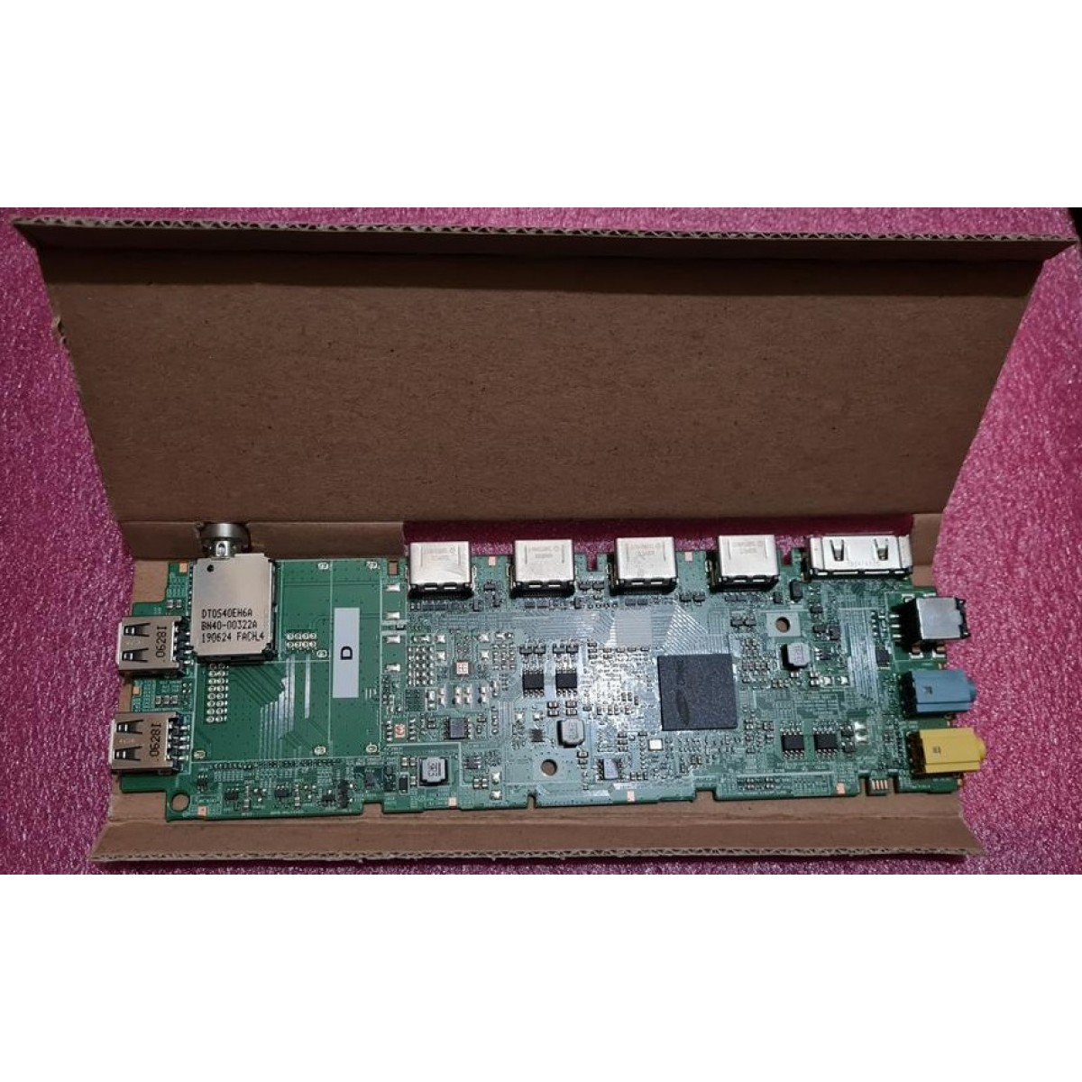 SAMSUNG UA65KS9000 ONE CONNECT MINI BOX